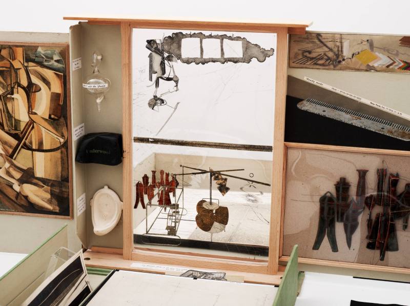 Boîte-en-valise (De ou par Marcel Duchamp ou Rrose Sélavy) (Box in a ...